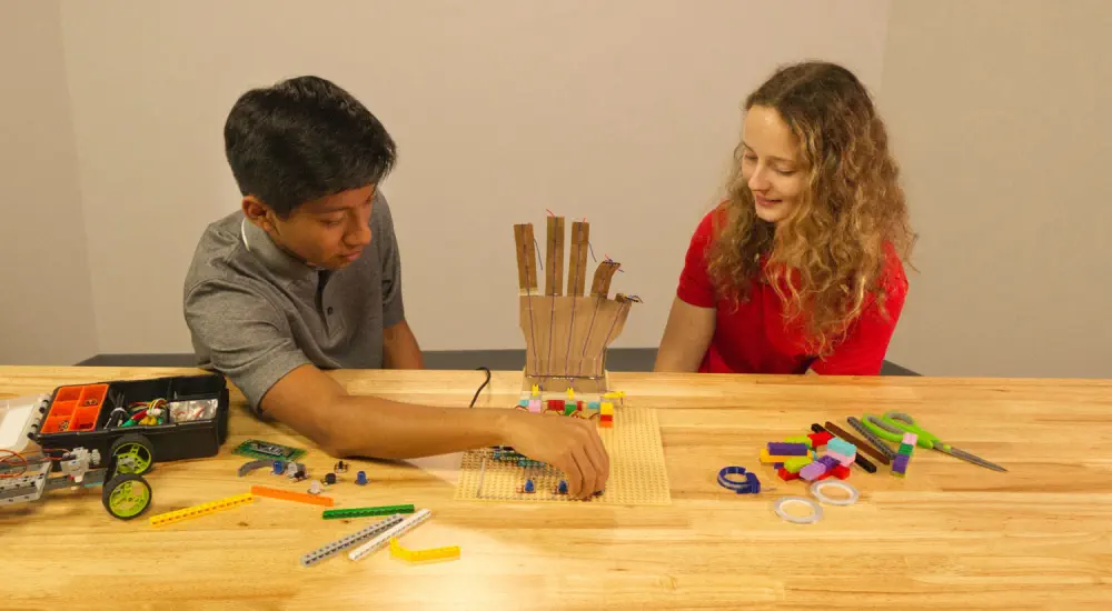 Brown Dog Gadgets Crazy Circuits Classroom Set: Programming 101 (10 Pack) - RobotShop